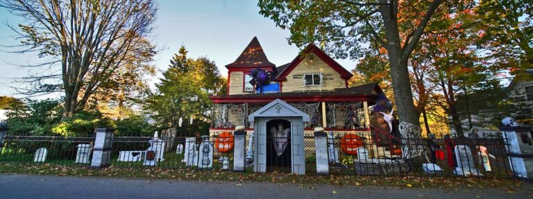 Haunted Houses In Maine... Means They're Worth More. - MeInMaine Blog